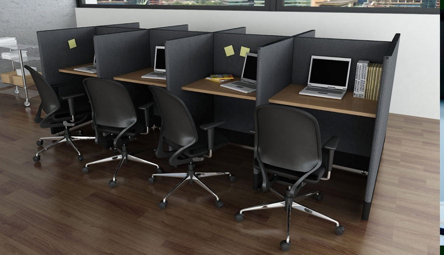 2. Cubículos con pared alta